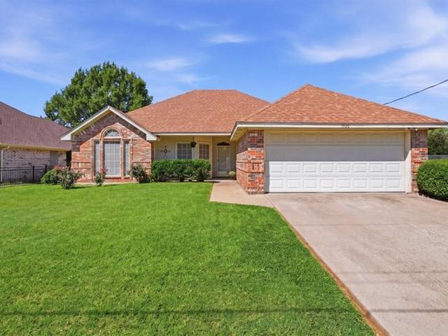 1400 Spanish Trail Dr, Granbury, TX 76048