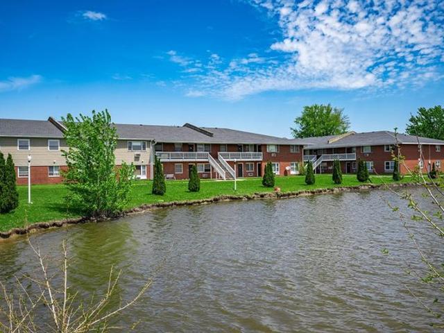 1400 Twombly Rd, Dekalb, IL 60115