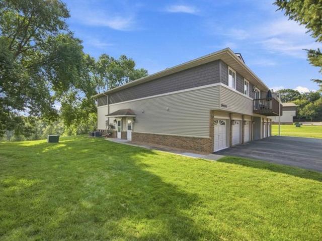 1400 th Pl N Apt 2, Plymouth, MN 55446