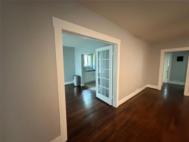 1400 W Chestnut