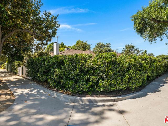 1400 W Clark Avenue