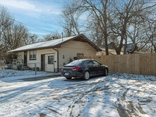 1400 W Atlantic St, Springfield, MO 65803