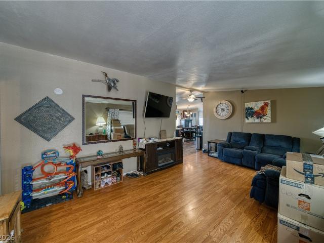 1400 W Horn Road