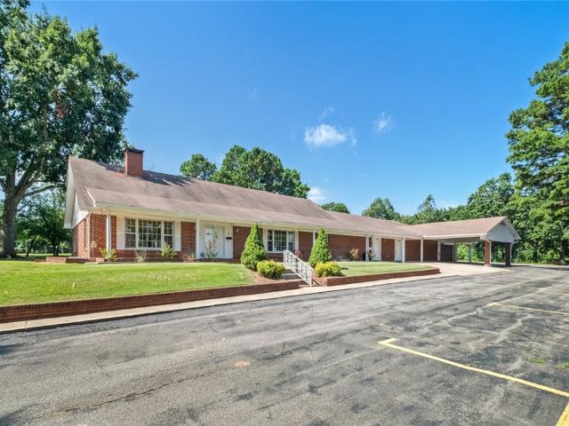 1400 W Locust Street