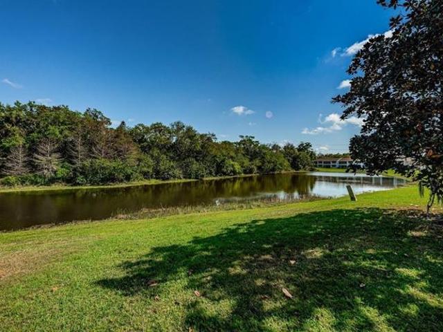 1400 Water View Dr W #104, Largo, FL 33771