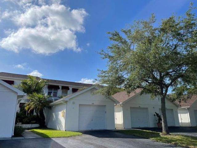 1400 Water View Dr W 202, Largo, FL
