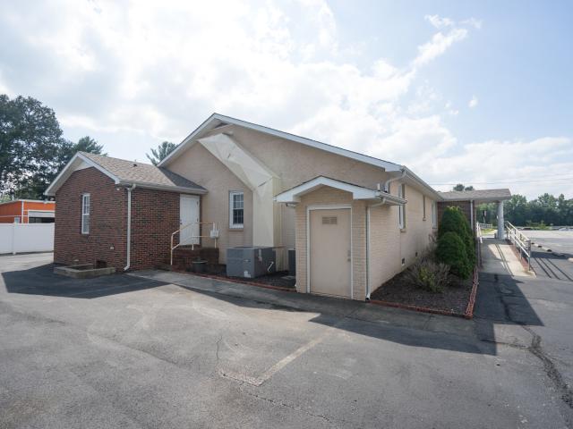 1400 Willow Dr