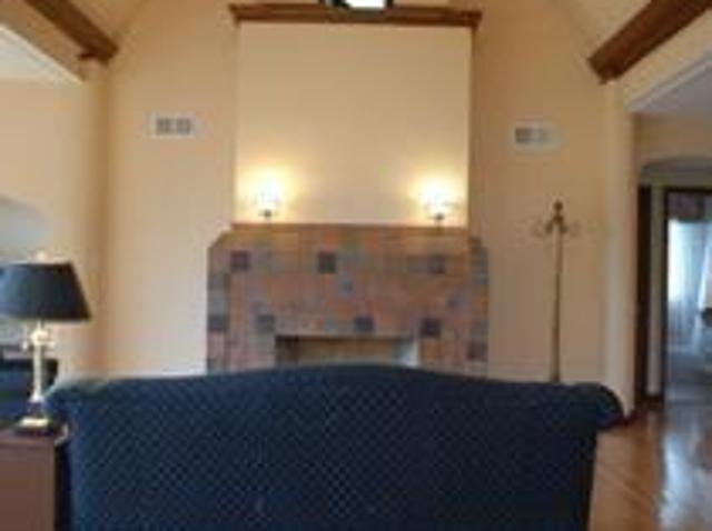 $1400 / 2br 1500ft² Spectacular! with large 2 story Living Room Dundee map