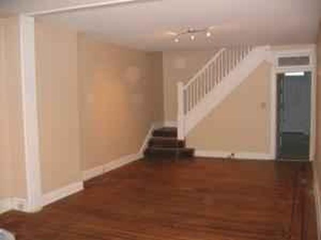$1400 / 2br Huge 2.5 bedrooms house in Hampden. Hampden