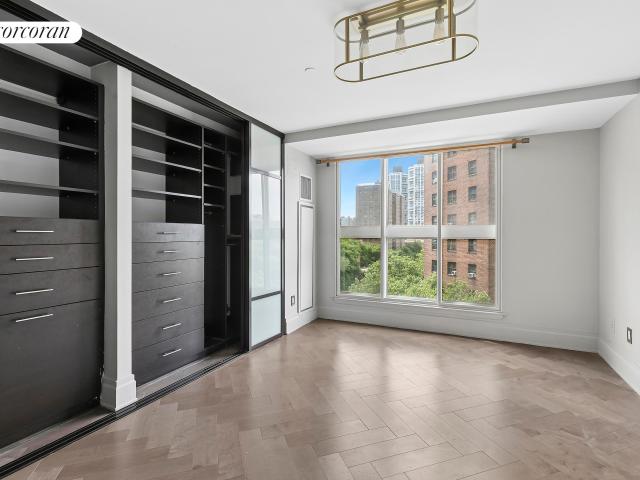 1400 5TH Avenue 8E