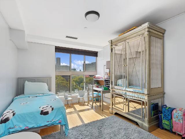1400 5th Avenue, Unit 8J