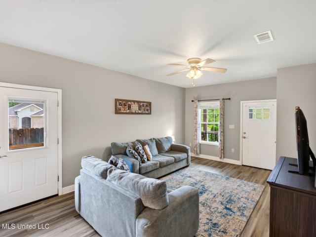 14010 Waterford Cove