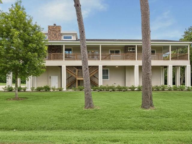 1401 Myrtlewood St, Pearland, TX 77581