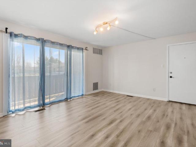 1401 Morris Court