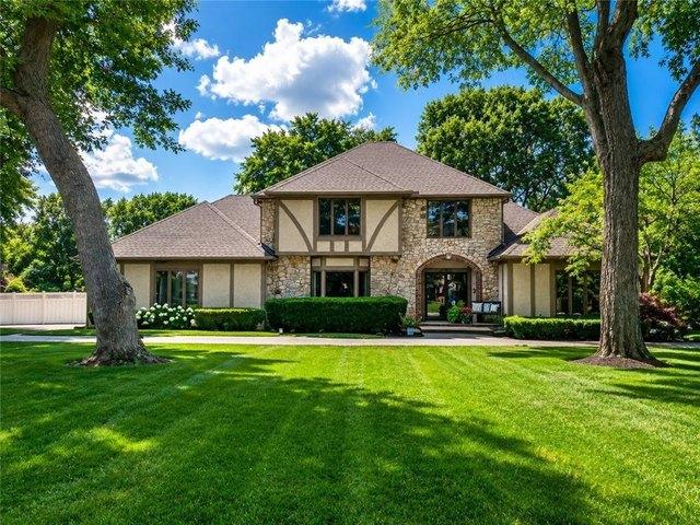 1401 NW Deer Run Trl, Blue Springs, MO 64015