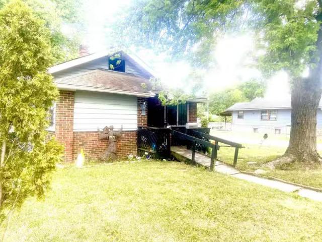 1401 N DENNY ST, INDIANAPOLIS, IN 46201 Single Family Residenc.