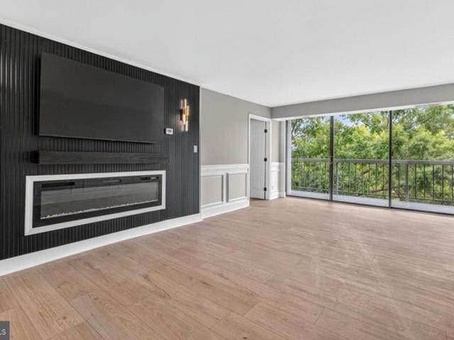 1401 N Rhodes St Apt 604, Arlington, VA 22209