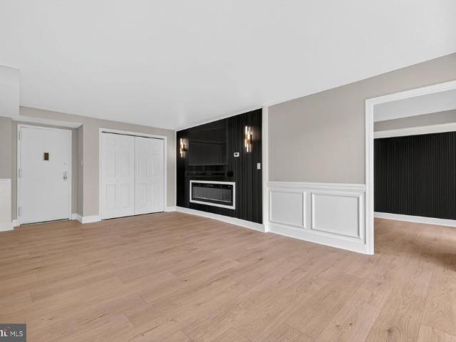 1401 N Rhodes Street # 604