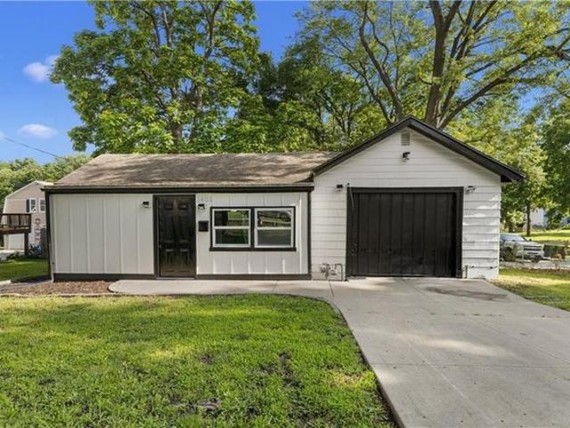 1401 NE 70th Ter, Gladstone, MO 64118