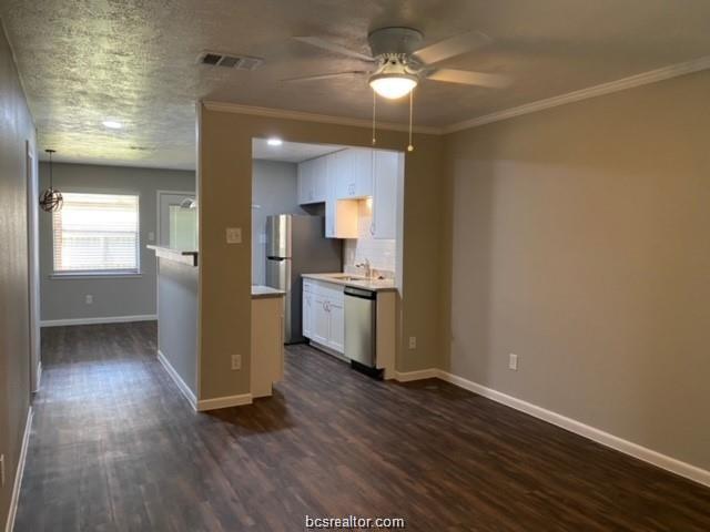 1401 Airline Dr, Unit B, College Station, TX 77845 | MLS #26004 | Compass