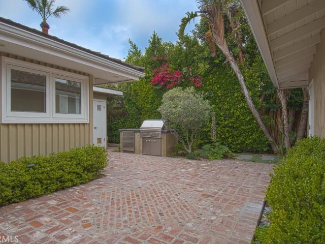 1401 Bonnie Doone Terrace