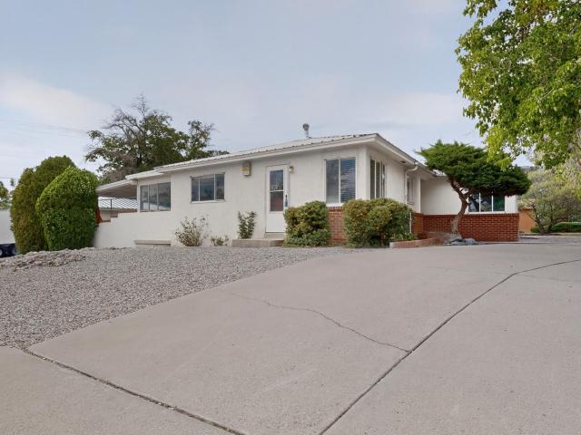 1401 Dartmouth Drive NE