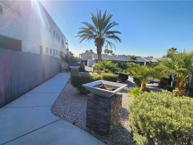 1401 E Carson Avenue 2