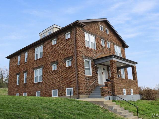1401 E Prairie Ave, St. Louis, MO 63107 | MLS #26016 | Compass