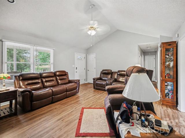 1401 Gordon Road