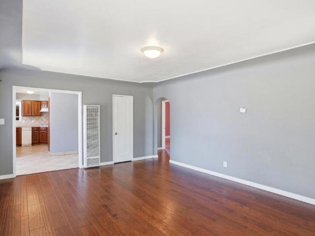 1401 Grandhaven Street
