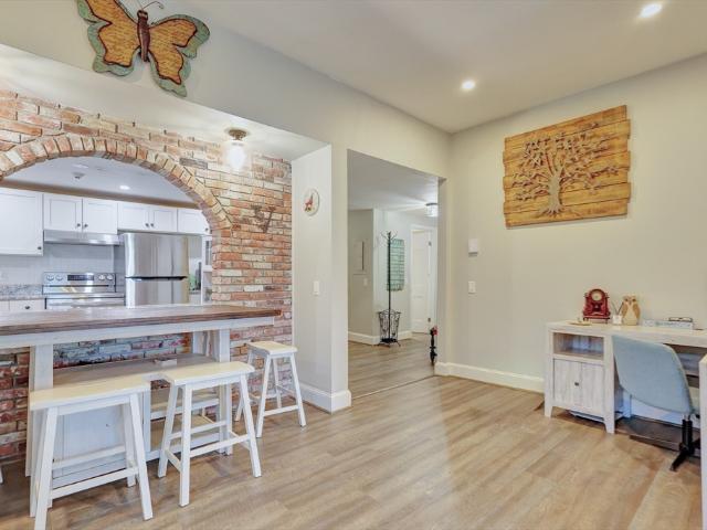 1401 Great Pond Rd, Unit 6, North Andover, MA 01845 | MLS #73506 | Compass