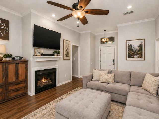 1401 Hickory Drive
