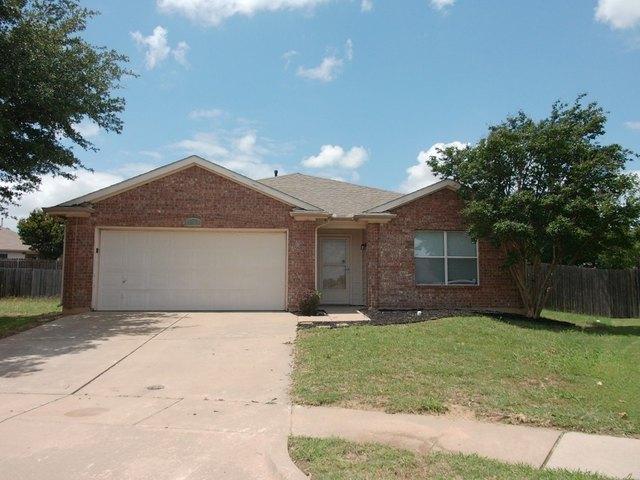 1401 Horseshoe Bend Ct, Fort Worth, TX 76131