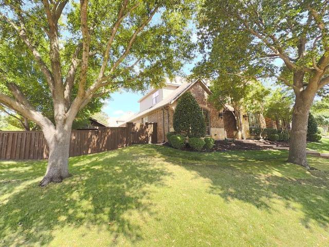 1401 Luckenbach Drive
