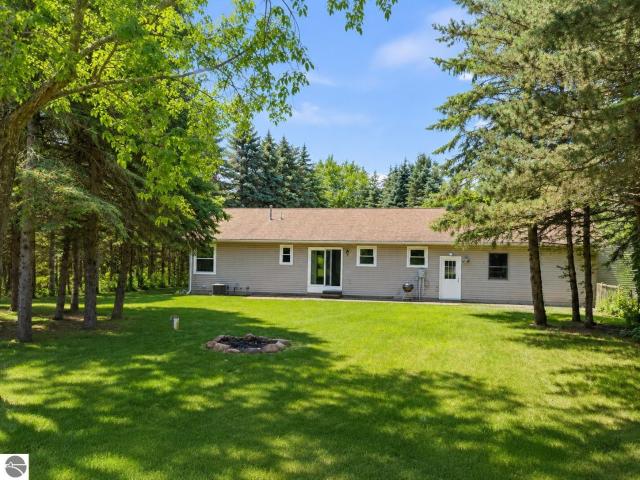 1401 Ryans Pond