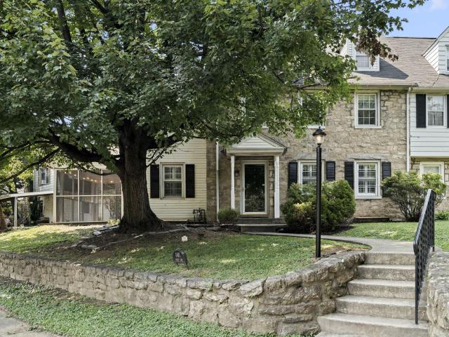 1401 Surrey Lane