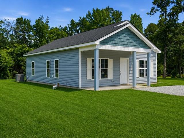 1401 S 14th St, Lillington, NC 27546