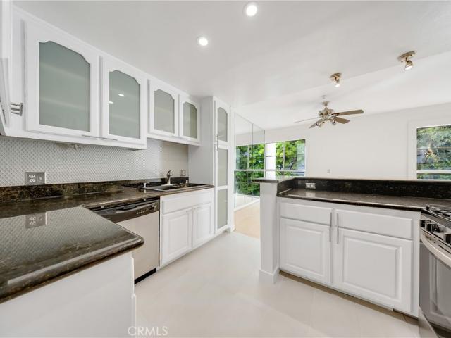 1401 S Bentley Ave, Unit 203, Los Angeles, CA 90025 | MLS #BB26030 | Compass