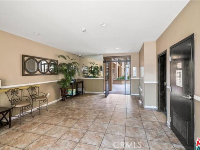1401 S St. Andrews Place 103