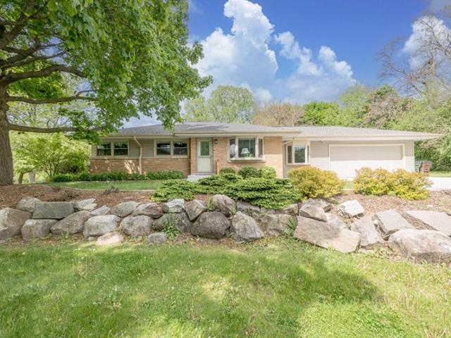 1401 S West Brooke Pkwy, New Berlin, WI 53146