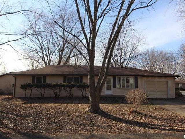 1401 S Thomas St, Carterville, IL 62918