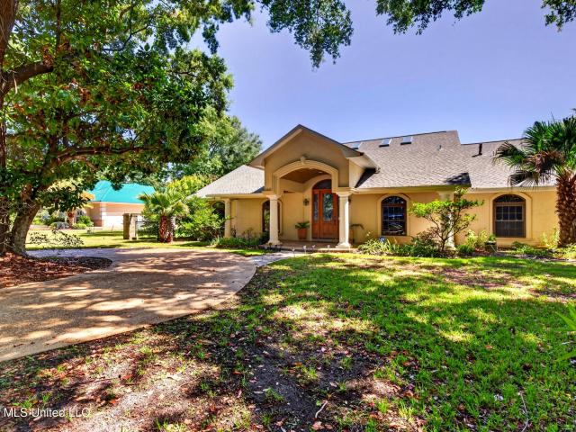 1401 Seacliffe Drive