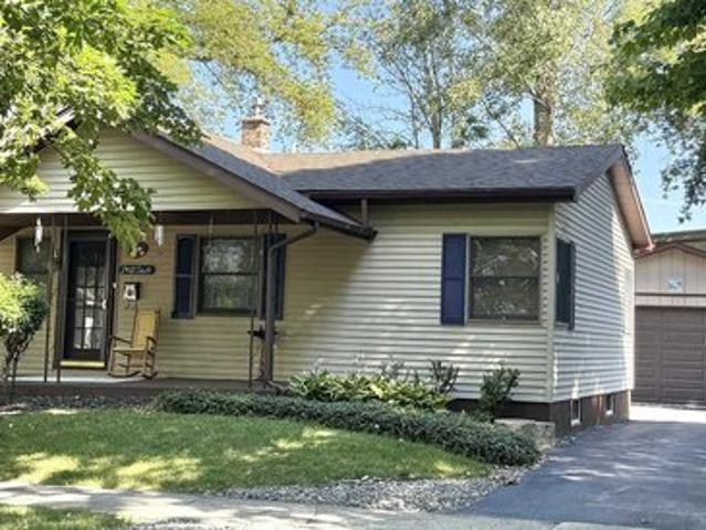 1401 Smith St, Essexville, MI 48732