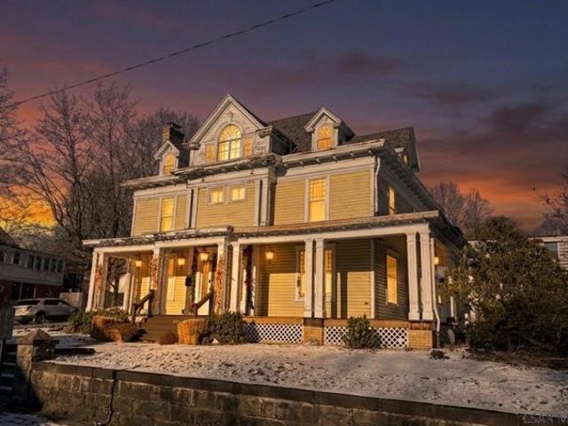 1401 Somerset Ave, Windber, PA 15963