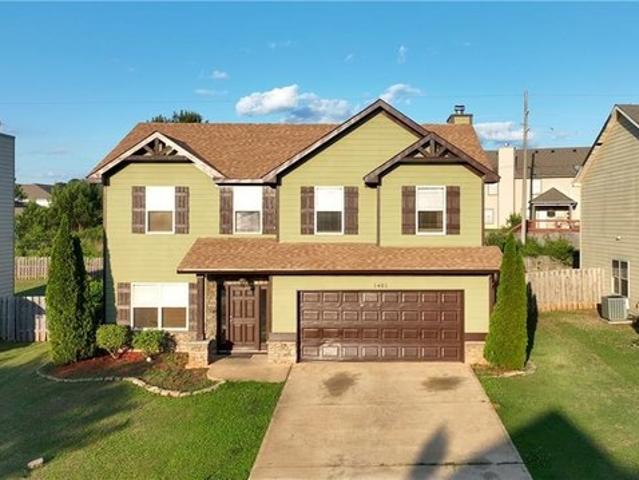 1401 Southwick Ln, Opelika, AL 36801