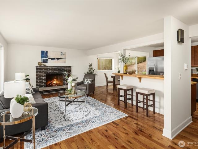 1401 th Avenue NE