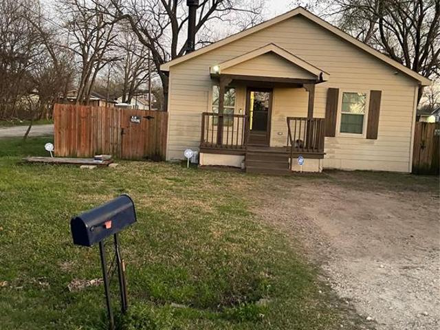 1401 W 9th Ave, Corsicana, TX 75110 | MLS #21197 | Compass