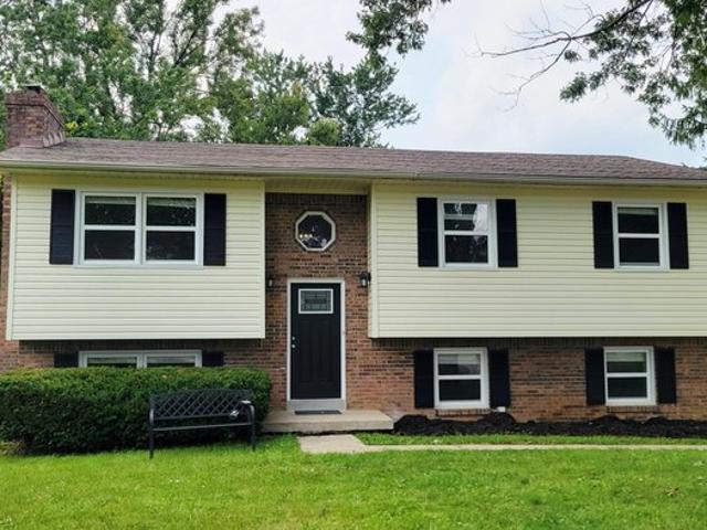 1401 Yosemite Cir, Lexington, KY 40517