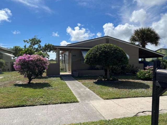 1401 15th Ave S, Lake Worth Beach, FL 33460