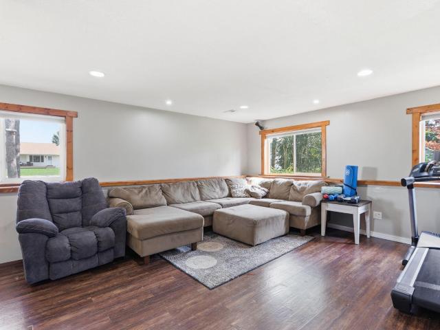 1401 3rd Street S